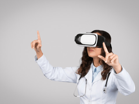 Evaluating VR/AR Headsets for Diagnostic Imaging: A Diverticulitis Study